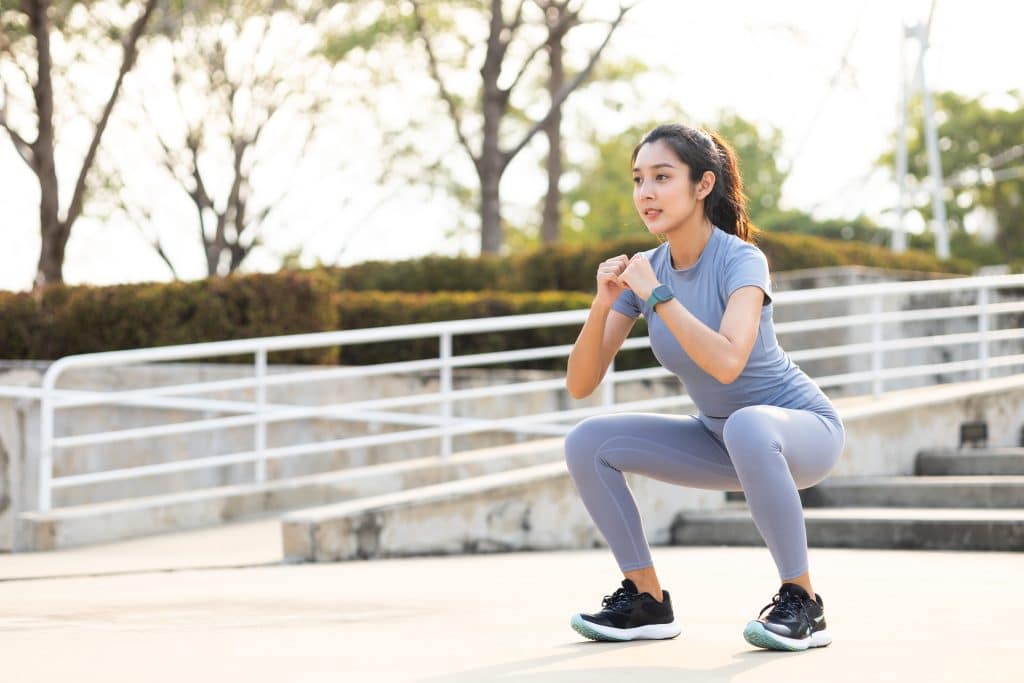 How Many Calories Does 100 Squats Burn? - BetterMe How Many Calories Does 100 Squats Burn? - BetterMe
